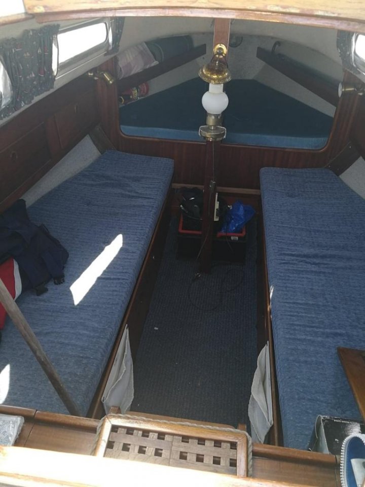 Amigo 23 sailboat with inboard engine for € 900. - Examples of ...