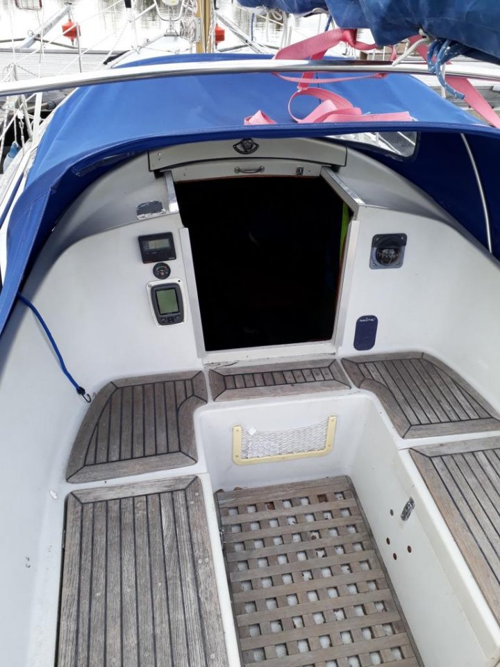Amigo 27 with motor Volvo Penta MD7, 3300 euro only. - Examples of ...