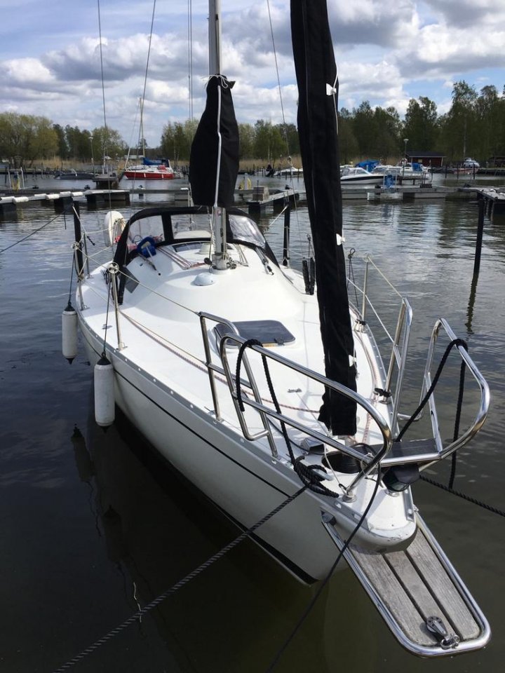 Dixie 27 with outboard engine 8 h.p. for 3600 euro! :) ⠀ - Examples of ...