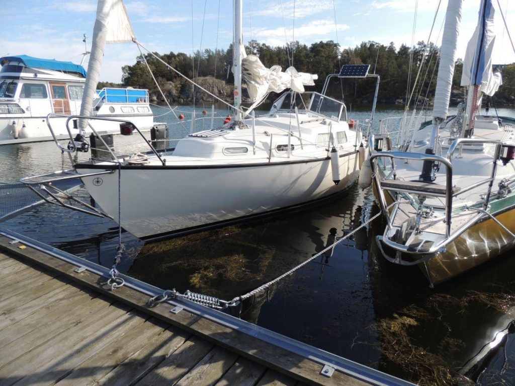 Semona 30 with motor of 2000 year (the owner wrote that it had been ...