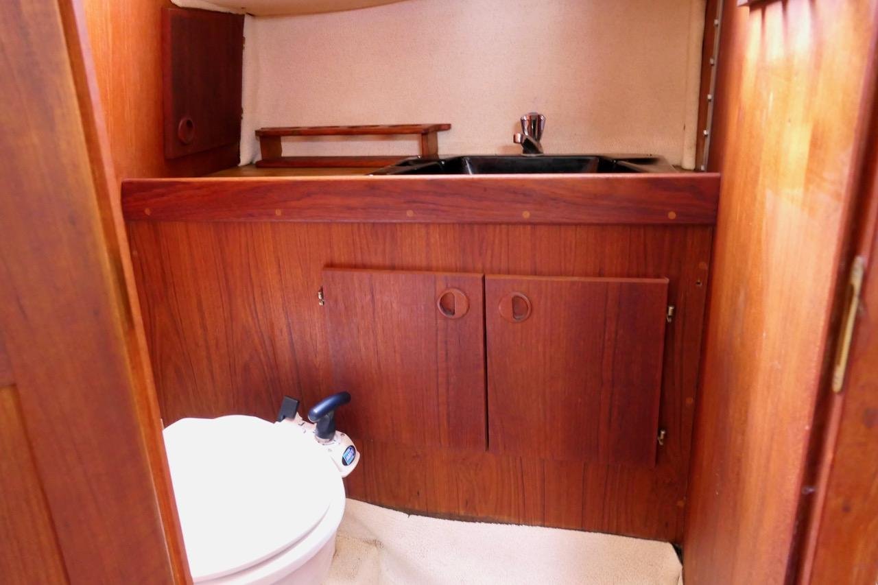 Winga 78 with engine Volvo Penta D1-30 (28.4 h.p.) for € 11400 ...