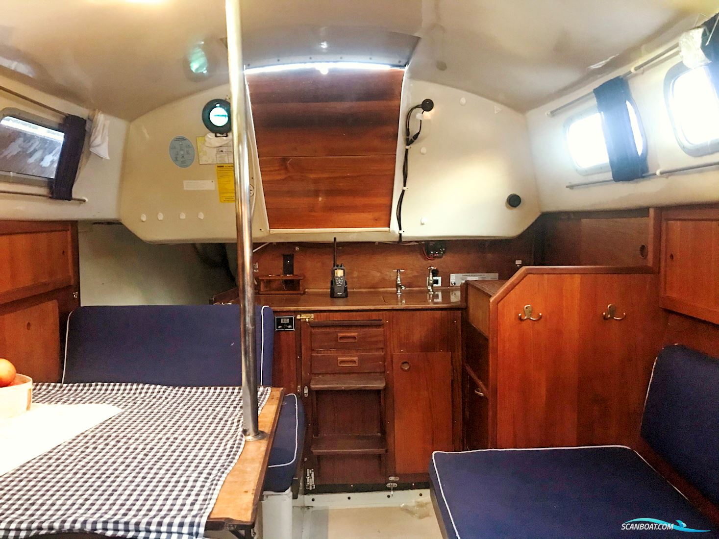 Shipman 28 with outboard engine Tohatsu (it was serviced couple of ...