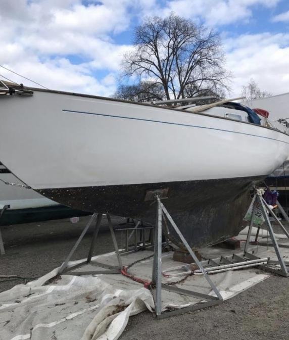 Amigo 27 sailboat today. It is equipped with engine Yanmar 8 h.p. and ...