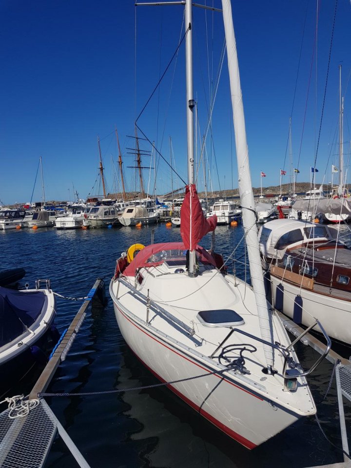 Albin 78 Cirrus with an inboard motor for 2 900 euro - Examples of ...