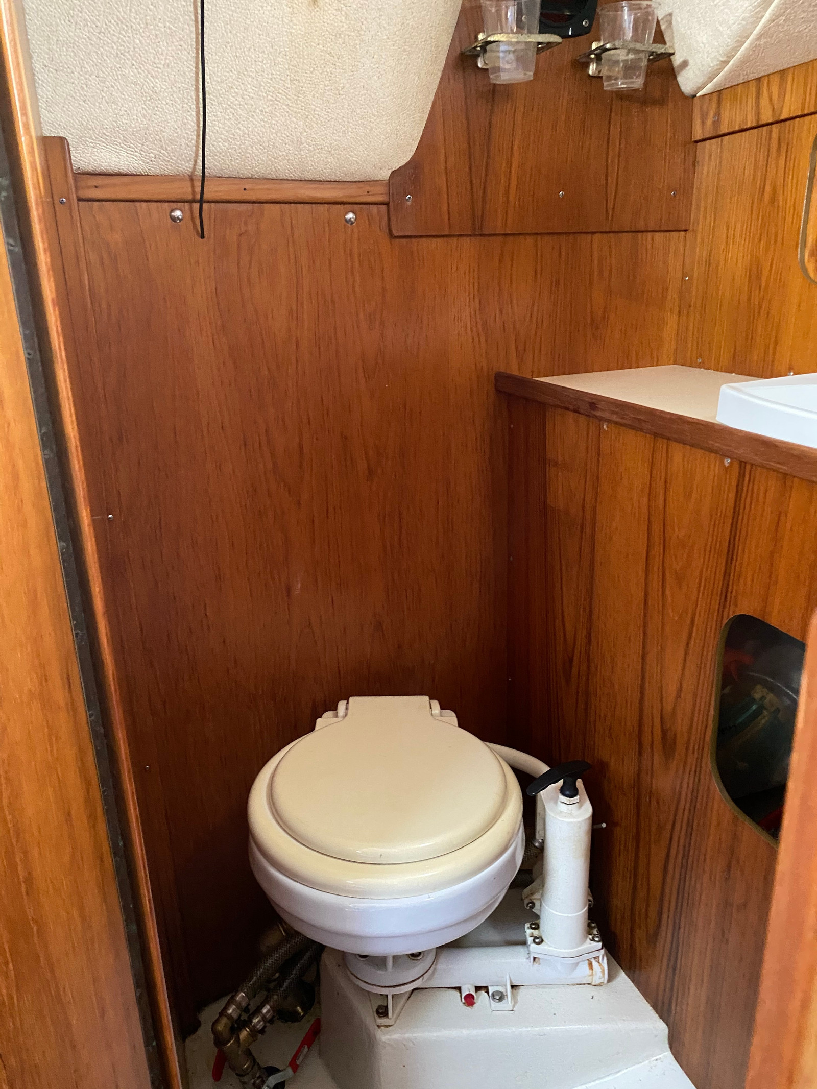 Albin Alpha. It is equipped with a renewed inboard engine Yanmar 10 h.p ...