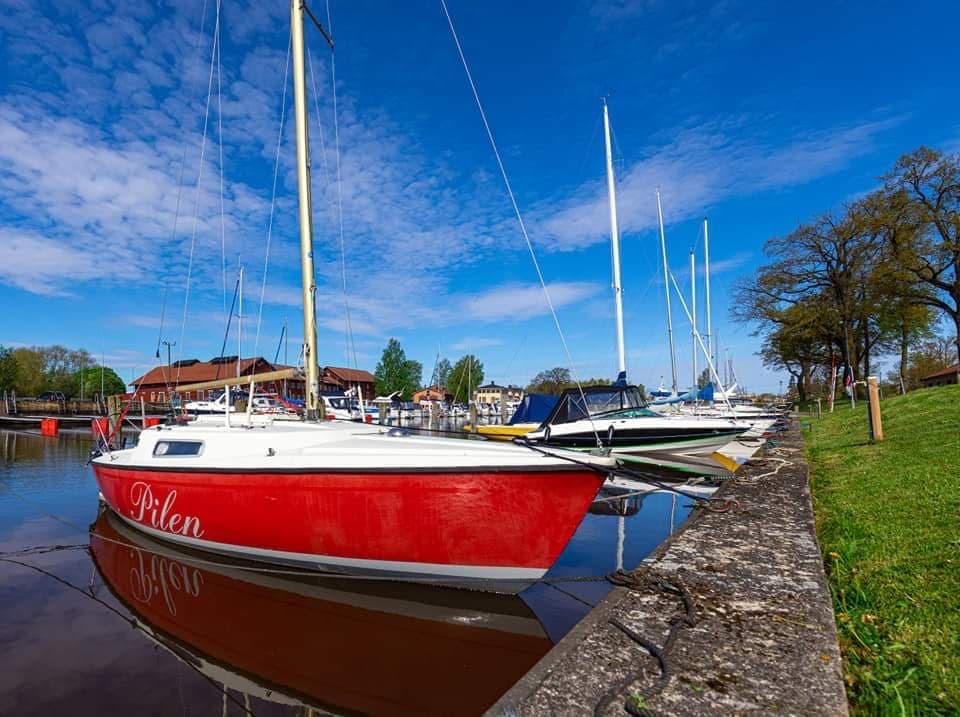 Ohlson 22 with an outboard motor Tohatsu 9.9 h.p for 950 euro only ...