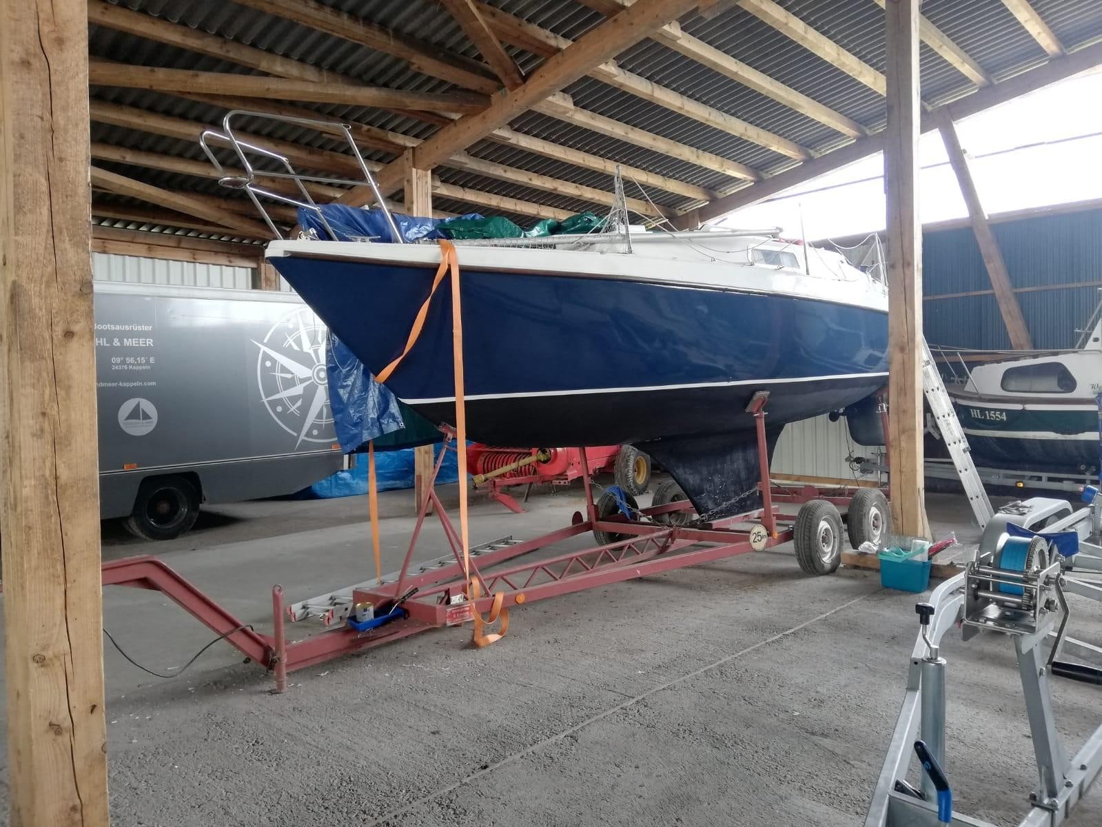 Neptun 26 with a 14hp Nanni 2.50HE inboard diesel engine for only 8500 ...